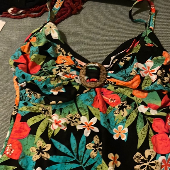 Coco Reef | Swim | 36c Coco Reef Swim Suit Never Worn | Poshmark
